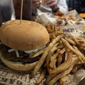 STACK’D BURGERS & BEER - OAKLAND - Updated January 2025 - 263 Photos ...