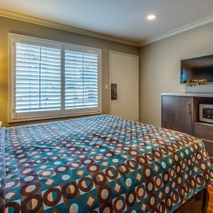 ALPINE INN - 93 Photos & 134 Reviews - Hotels - 715 W Katella Ave ...