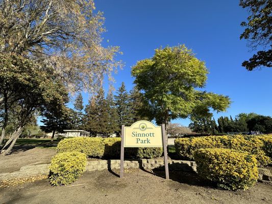 SINNOTT PARK - Updated October 2025 - 21 Photos - 1501 Clear Lake Ave ...