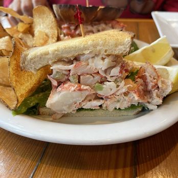 THE QUARTERDECK RESTAURANT - Updated July 2025 - 339 Photos & 618 ...