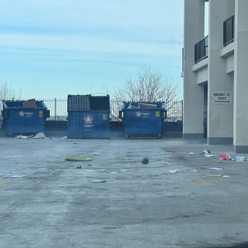 WALNUT TOWER APARTMENTS - Updated May 2025 - 32 Photos & 16 Reviews ...