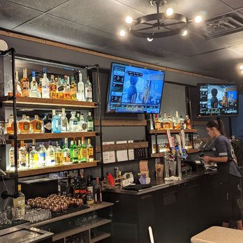 TAPS ON 2ND TAVERN AND GRILL - Updated January 2026 - 14 Photos & 25 ...