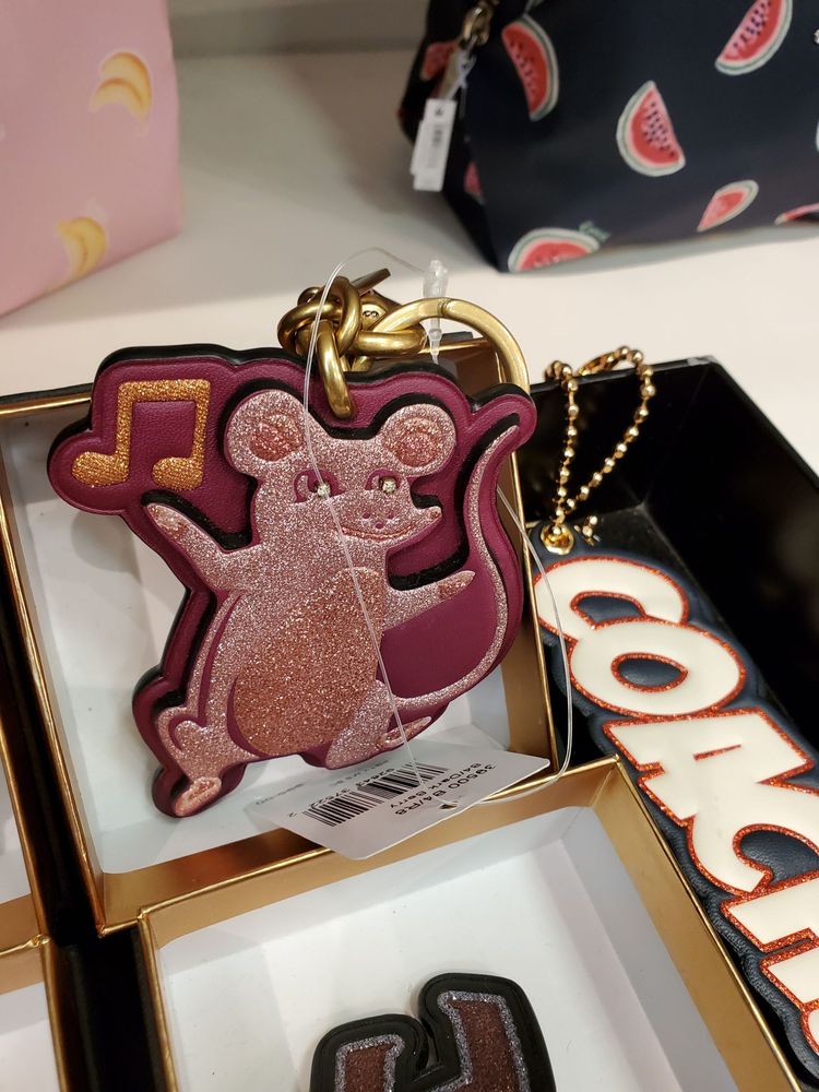 COACH - Updated November 2024 - 16 Photos & 30 Reviews - 517 Duval St ...