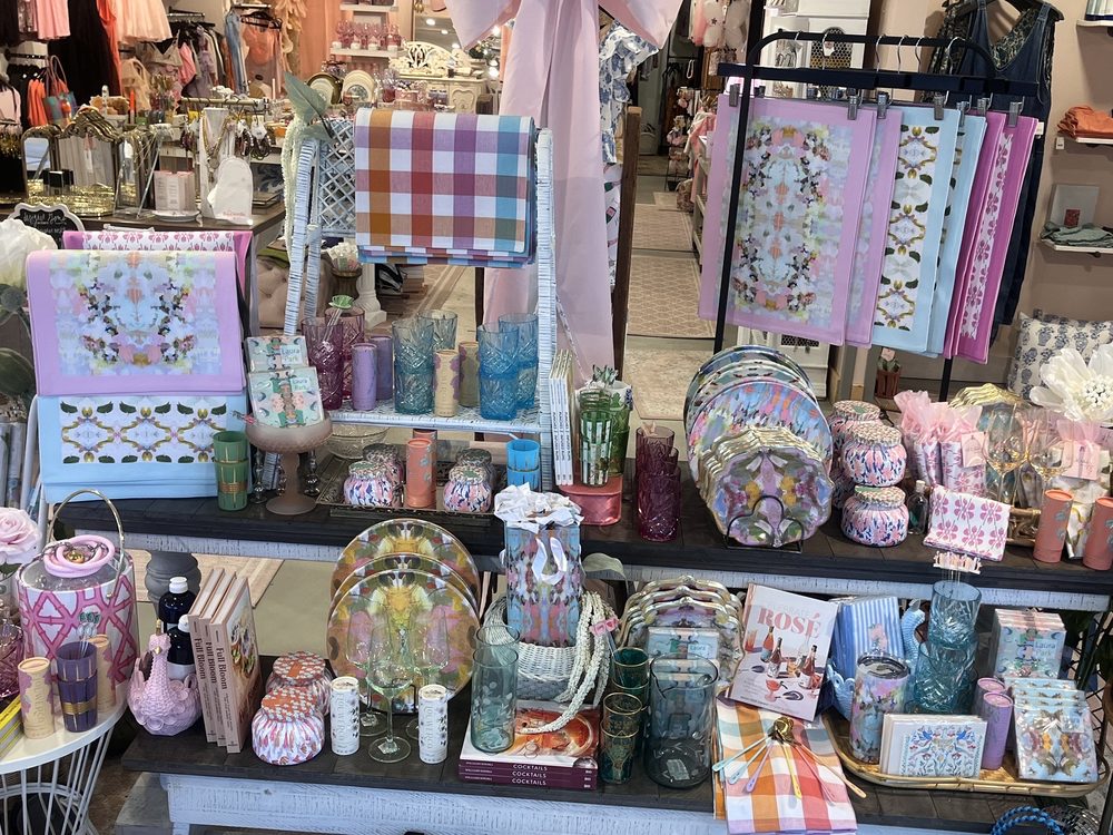 MERAKI - Updated January 2026 - 11 Photos - 1530 N Wells St, Fort Wayne ...