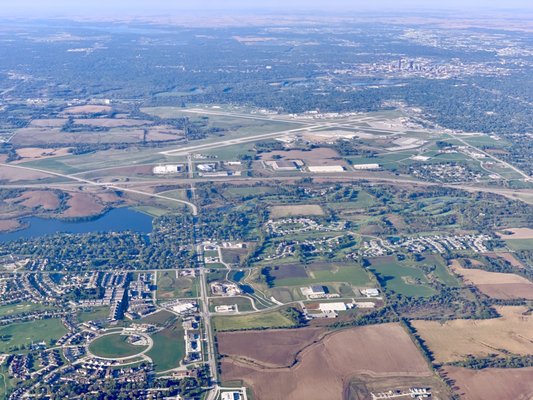 Des Moines International Airport (DSM), 5800 Fleur Dr # 201, Des Moines ...