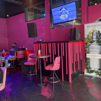 ONE MIKE - DETROIT - Updated March 2025 - 40 Photos & 25 Reviews - 1331 ...