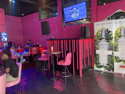 ONE MIKE - DETROIT - Updated February 2025 - 33 Photos & 24 Reviews ...