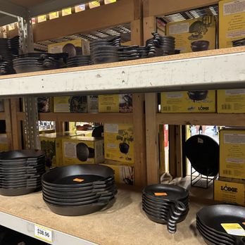 LODGE FACTORY STORE - Updated October 2025 - 109 Photos & 58 Reviews ...