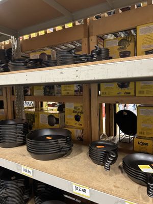 LODGE FACTORY STORE - Updated October 2025 - 109 Photos & 58 Reviews ...