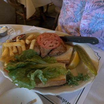 THE RANGE LINE INN - Updated December 2025 - 43 Photos & 107 Reviews ...