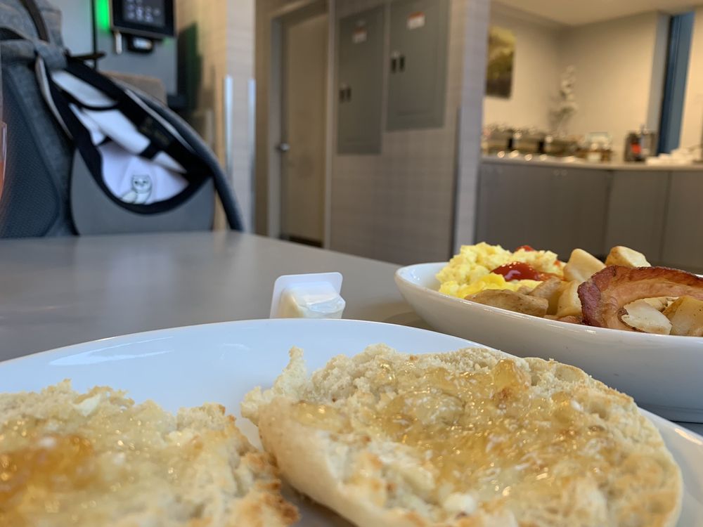 THE CLUB AT PITTSBURGH INTERNATIONAL AIRPORT - 71 Photos & 45 Reviews ...