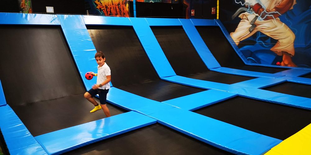 CRAZY ZONE - Updated November 2025 - Calle Antonio de la Peña y López ...