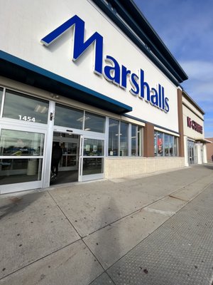 MARSHALLS - Updated October 2025 - 10 Photos - 1470 Pleasant Valley Rd ...