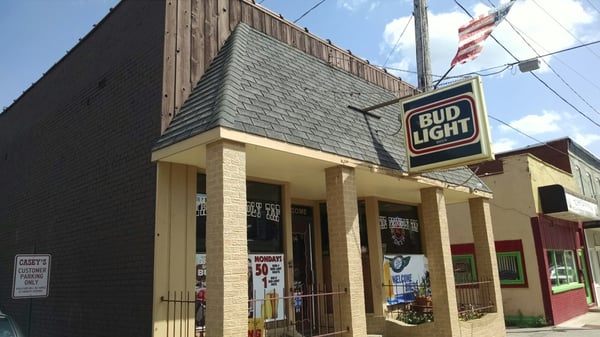 THE FRIENDLY TAP - Updated March 2025 - 17 Photos & 27 Reviews - 14 N ...