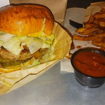 CLARK BURGER - Updated November 2024 - 296 Photos & 326 Reviews - 5906 ...