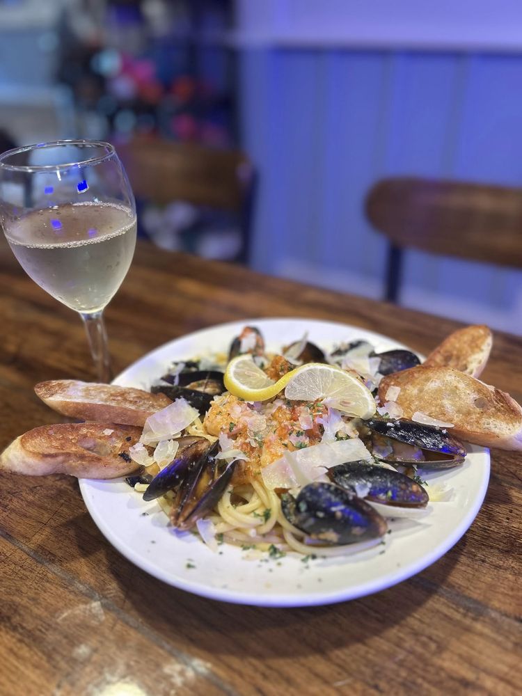 THE GALLEY ON THE RIVER - Updated January 2026 - 85 Photos & 18 Reviews ...