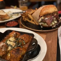 VON’S 1000 SPIRITS - 3366 Photos & 2696 Reviews - 1225 1st Ave, Seattle ...