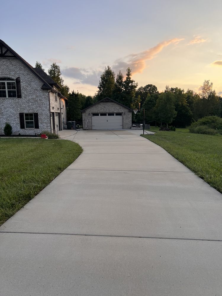 BAD MINTON EXTERIOR SERVICES - Updated September 2024 - 17 Photos ...