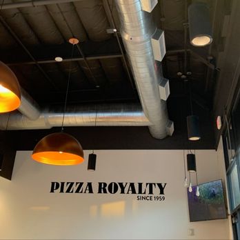 ROUND TABLE PIZZA - Updated November 2024 - 87 Photos & 28 Reviews ...