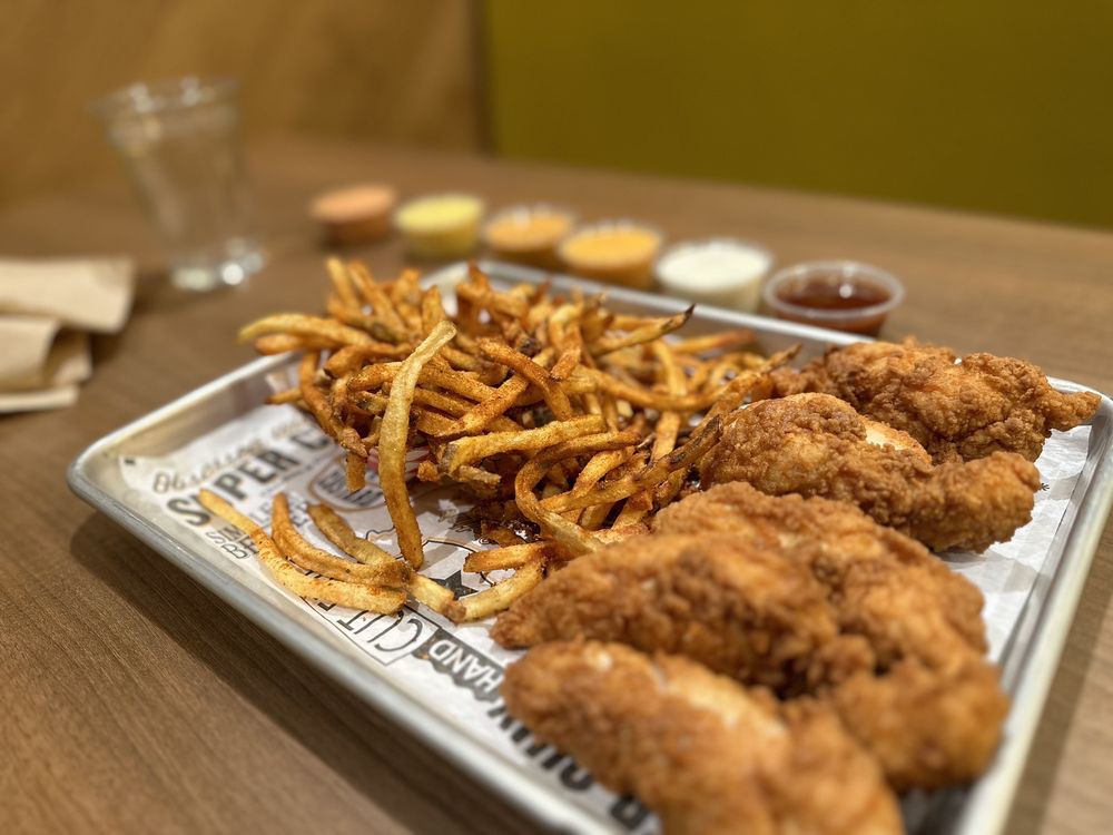 SUPER CHIX - Updated August 2024 - 73 Photos & 90 Reviews - 4599 W ...