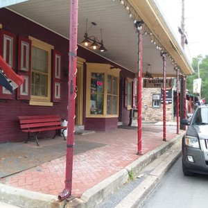 PORT CLINTON PEANUT SHOP - 141 Photos & 24 Reviews - 2100 Center St ...