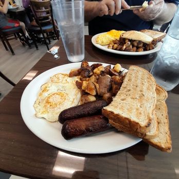 RED FOX DINER - Updated December 2025 - 135 Photos & 147 Reviews - 2041 ...