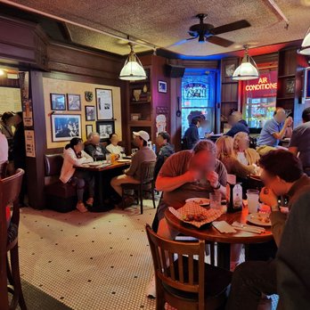 PIZZERIA DUE - Updated May 2025 - 770 Photos & 1216 Reviews - 619 N ...