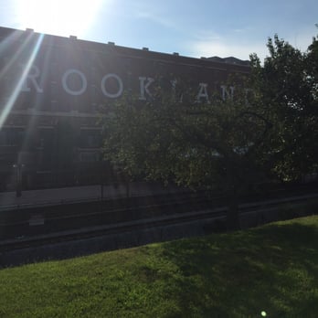 BROOKLAND-CUA METRO STATION - Updated September 2024 - 25 Photos & 13 ...