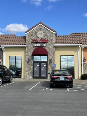 PIN HIGH INDOOR GOLF - Updated December 2025 - 14 Photos - 23726 ...
