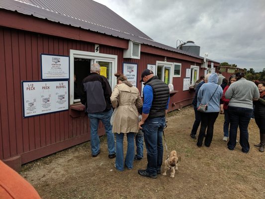 BELKIN FAMILY LOOKOUT FARM - 187 Photos & 279 Reviews - 89 Pleasant St ...