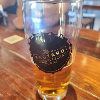 SACYARD COMMUNITY TAP HOUSE - Updated July 2025 - 390 Photos & 281 ...