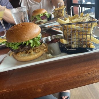 THE HANGRY BISON - 933 Photos & 542 Reviews - 480 Orlando Ave, Winter ...