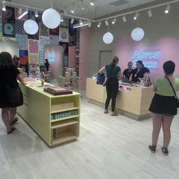 ROWAN ROSS PARK MALL - Updated October 2025 - 18 Photos - 1000 Ross ...