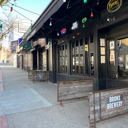 BRONX ALEHOUSE - Updated July 2025 - 971 Photos & 1058 Reviews - 216 W ...