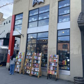 PAGES BOOKS ON KENSINGTON - Updated January 2026 - 23 Photos & 27 ...