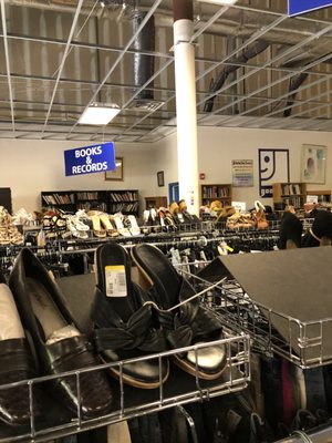 GOODWILL STORE & DONATION CENTER - Updated May 2024 - 20 Photos - 1 ...
