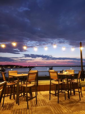 PIER 6 ROOFTOP BAR & RESTAURANT - 27 Photos & 32 Reviews - 6 Sassafras ...