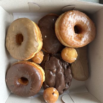 MONTEREY DONUTS - Updated May 2024 - 186 Photos & 199 Reviews - 2440 N ...