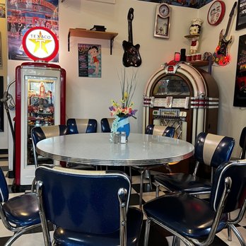 BURGER HUT - Updated October 2025 - 51 Photos & 106 Reviews - 3345 ...