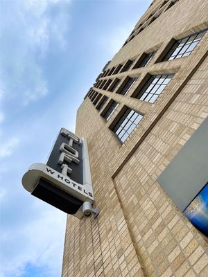 ALOFT DALLAS DOWNTOWN - 233 Photos & 220 Reviews - 1033 Young St ...