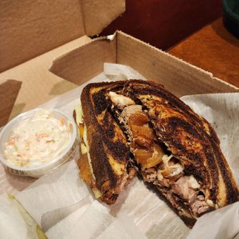 THE HOWLING ROOSTER - Updated July 2025 - 476 Photos & 372 Reviews ...