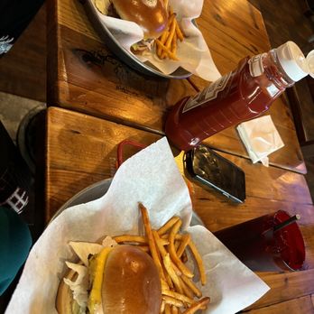 SUR BURGER - Updated June 2024 - 292 Photos & 448 Reviews - 409 ...