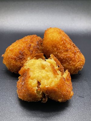 THE FISH PLUG - Updated December 2025 - 35 Photos - 2500 W 78th st ...