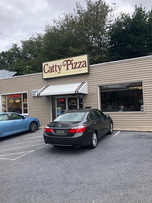 CATTY PIZZA - Updated December 2025 - 39 Photos & 24 Reviews - 501 2nd ...