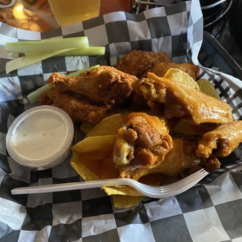 STATE LINE BAR & GRILLE - Updated February 2025 - 52 Photos & 73 ...