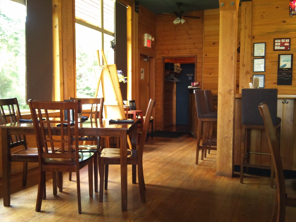 RAVENOUS RAVEN LODGE & RESTAURANT - Updated December 2025 - 5035 ...