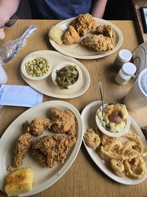 KELLY’S COUNTRY KITCHEN - Updated December 2025 - 2216 S Mimosa Ave ...