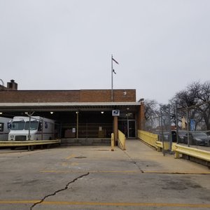 USPS - Updated September 2025 - 111 Photos & 149 Reviews - 433 W ...