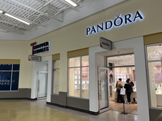 TANGER OUTLETS COOKSTOWN - Updated December 2025 - 94 Photos & 41 ...