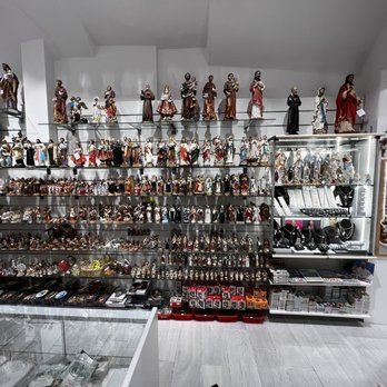 VATICAN EMPORIUM - Updated November 2025 - 24 Photos - Vicolo del ...